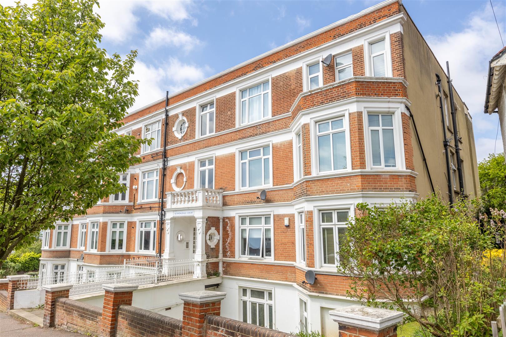 Appointmoor | Crowstone Road, Westcliff-On-Sea